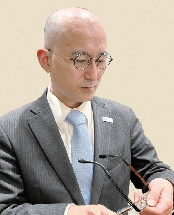 眼鏡作製技能士 資格保有スタッフ紹介 - メガネスーパー